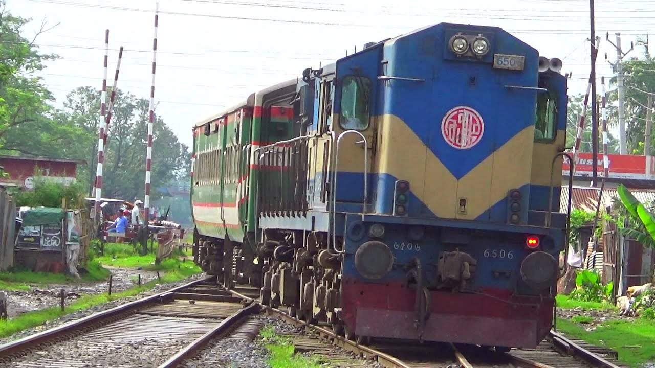 Benapole Express Loco Motive and Departing the Station || BD RAIL - YouTube