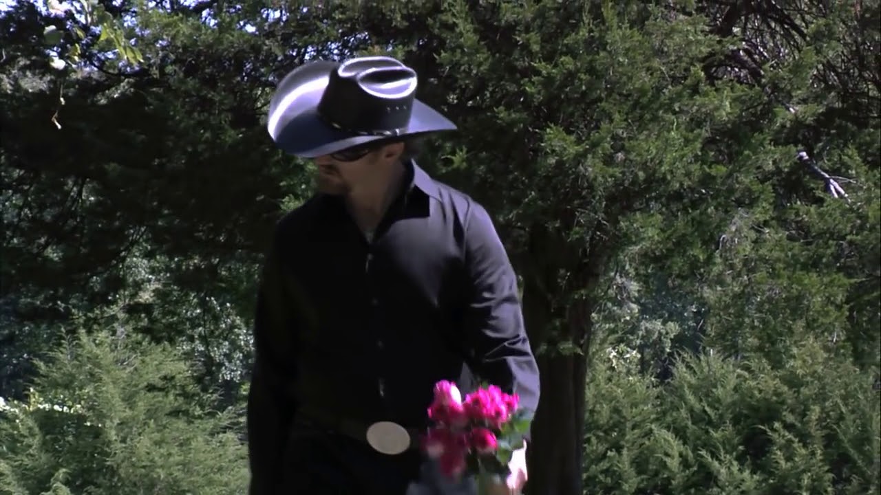 Pretty pink tractor - YouTube