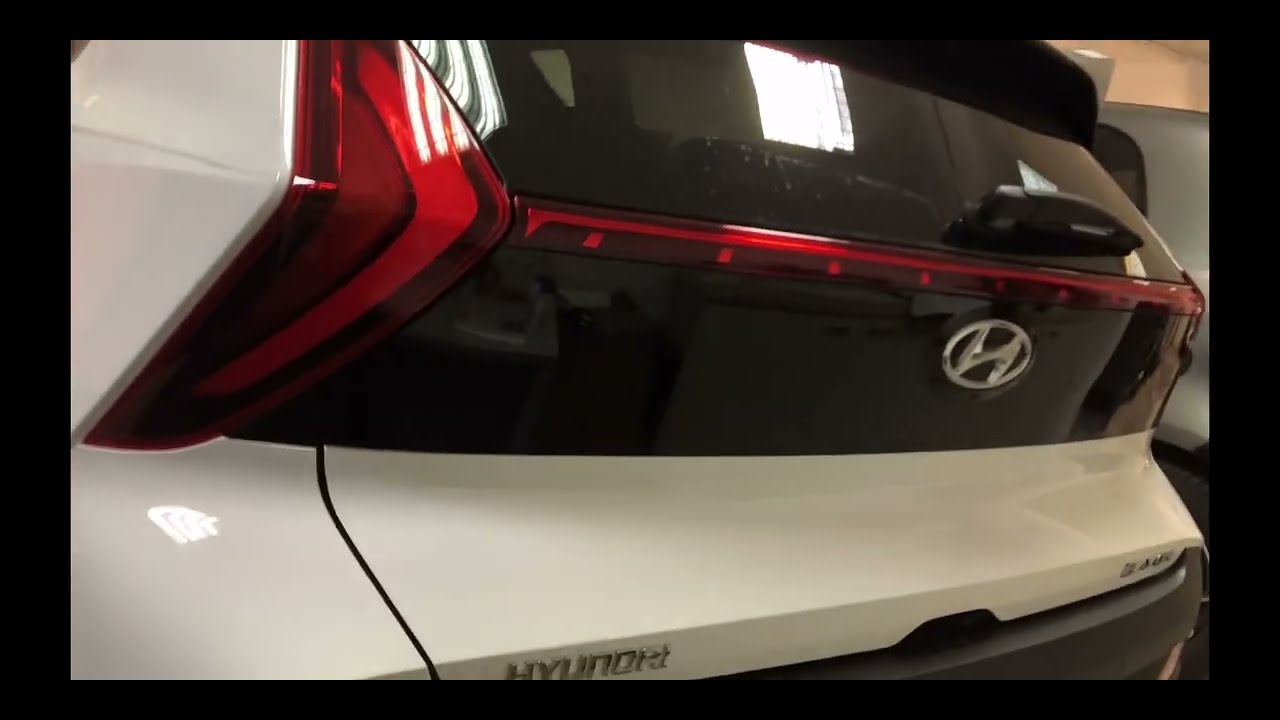 Hyundai Bayon White Revy - YouTube