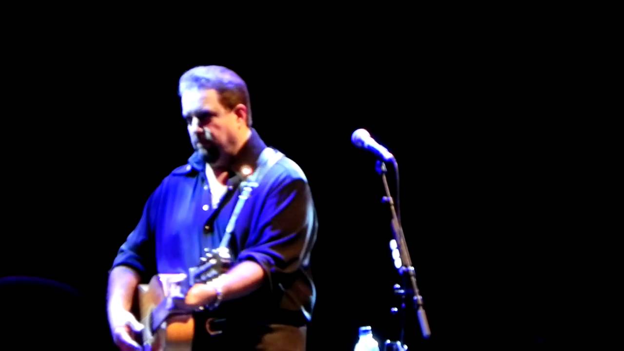 Raul Malo and Elio Pace - Love Me - YouTube