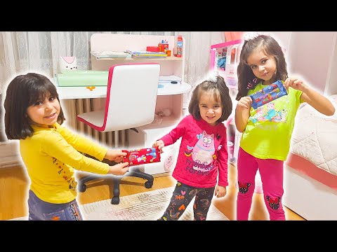 Elif and Zeynep Hide and Seek With Candy