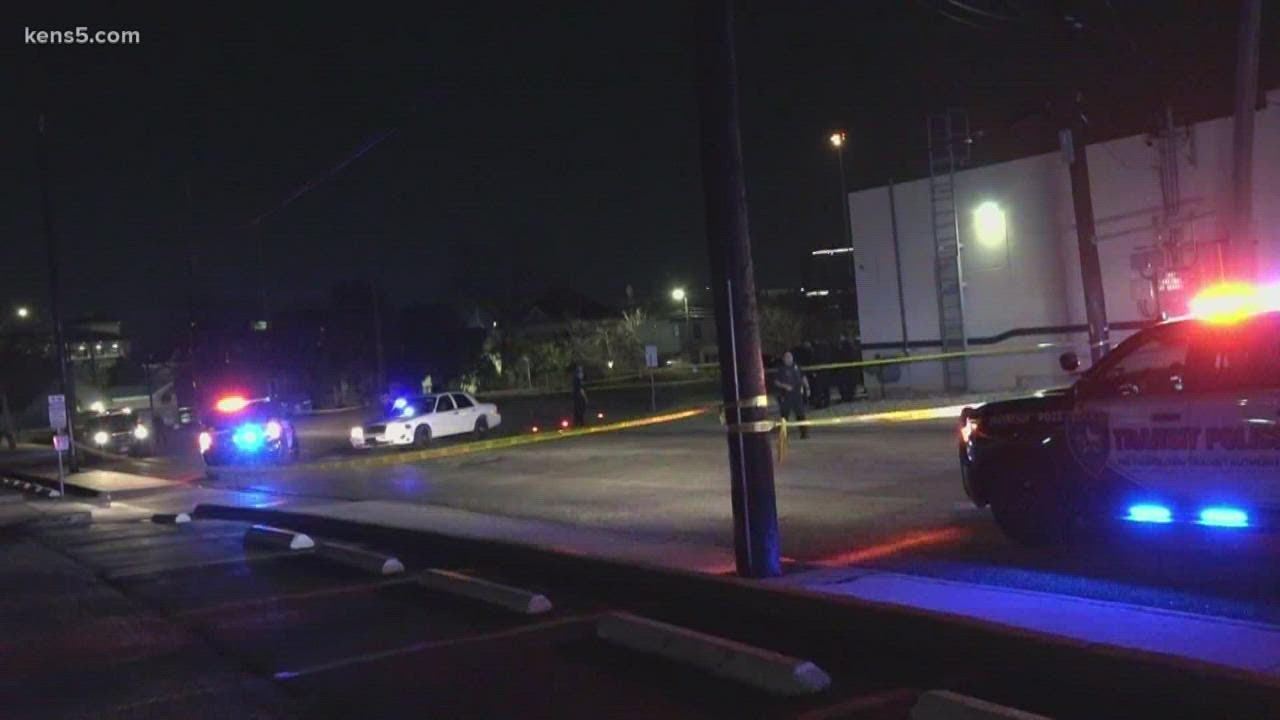 Suspects in stolen car shoot at VIA Transit police - YouTube