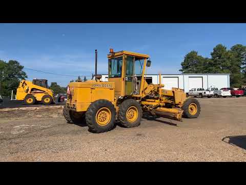 John Deere 570B articulating motor grader - YouTube
