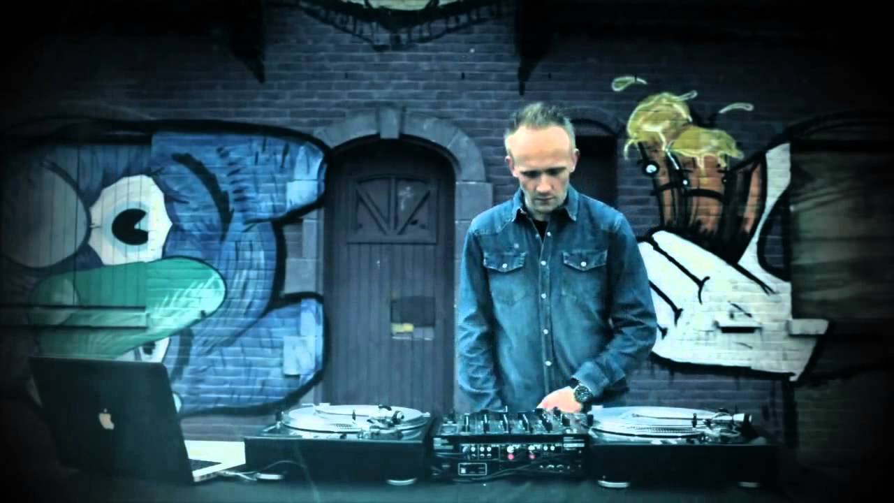 DJ ND STORM Showcase sur la Reloop RP 8000 & RMX 80 - YouTube