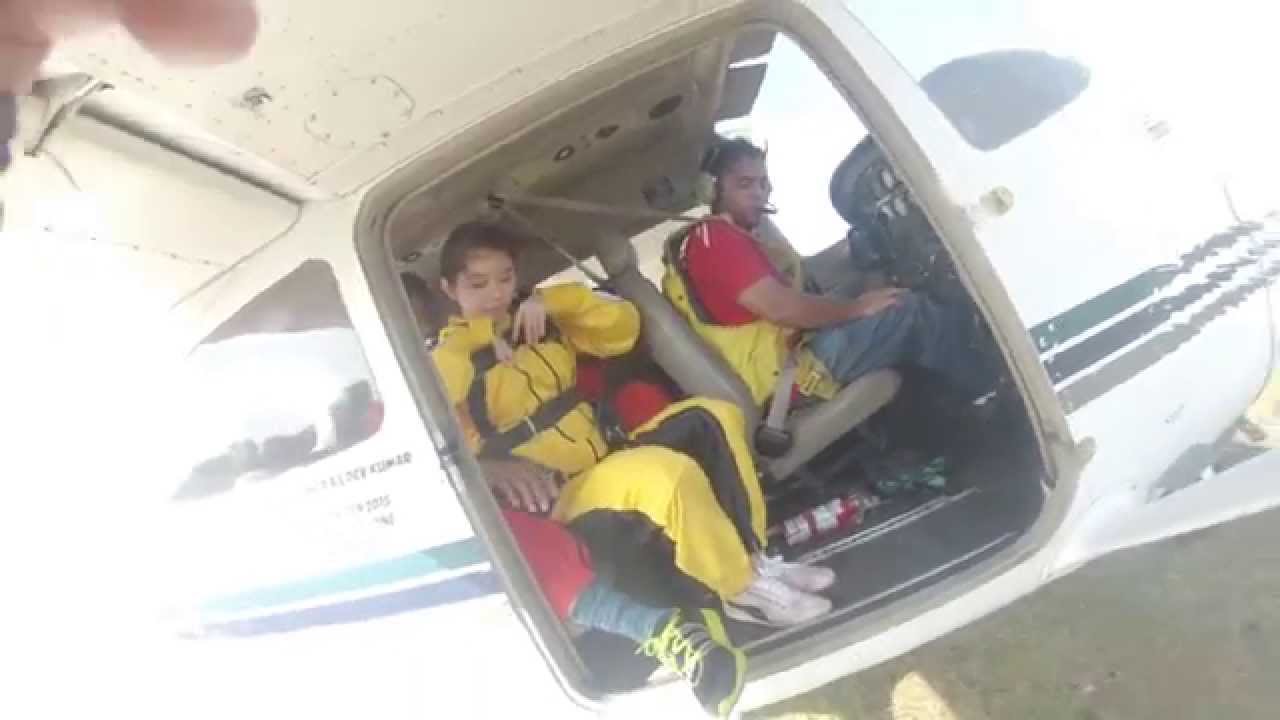Skydiving @ Taiping 2015 - YouTube
