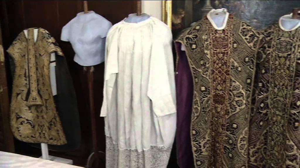 Restauración y conservación de tejidos y textiles en la Catedral ...