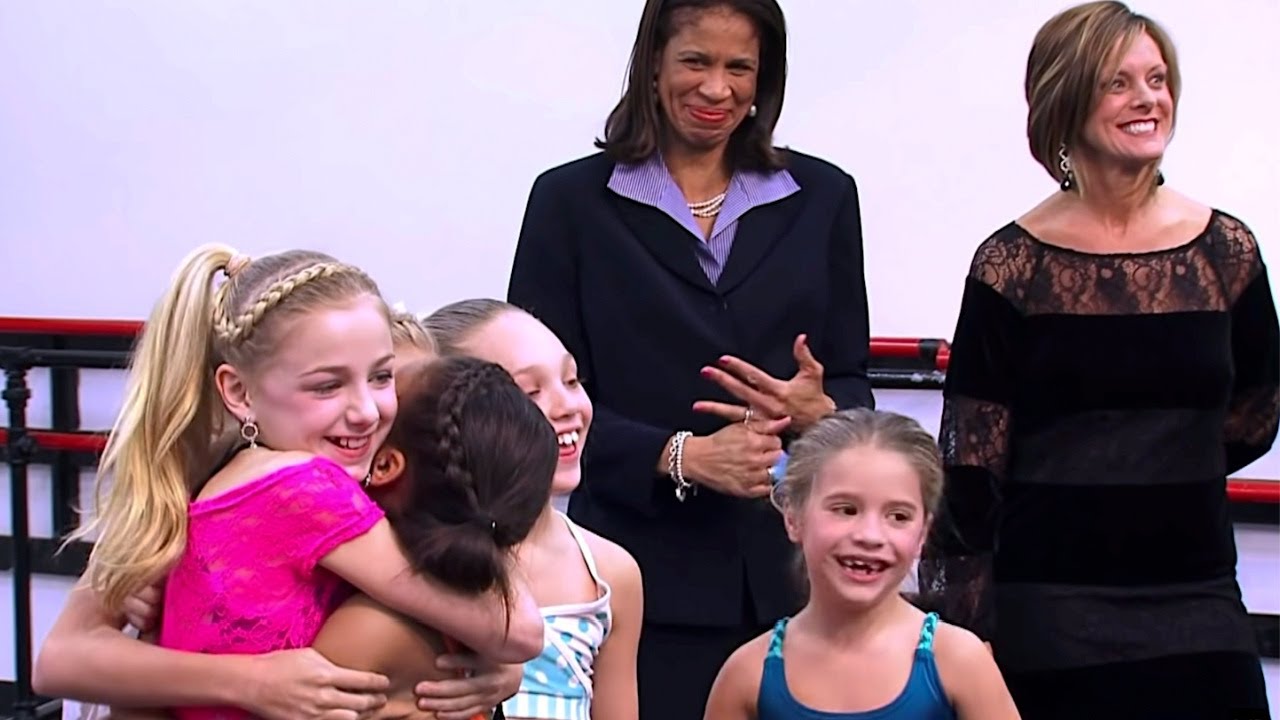 Dance Moms-"NIA IS ON THE TOP OF THE PYRAMID!!"(S2E8 Flashback) - YouTube