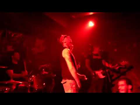 Red Light - Κατι σου λειπει Live @BADTOOTH (Athens) 31/5/2018 - YouTube