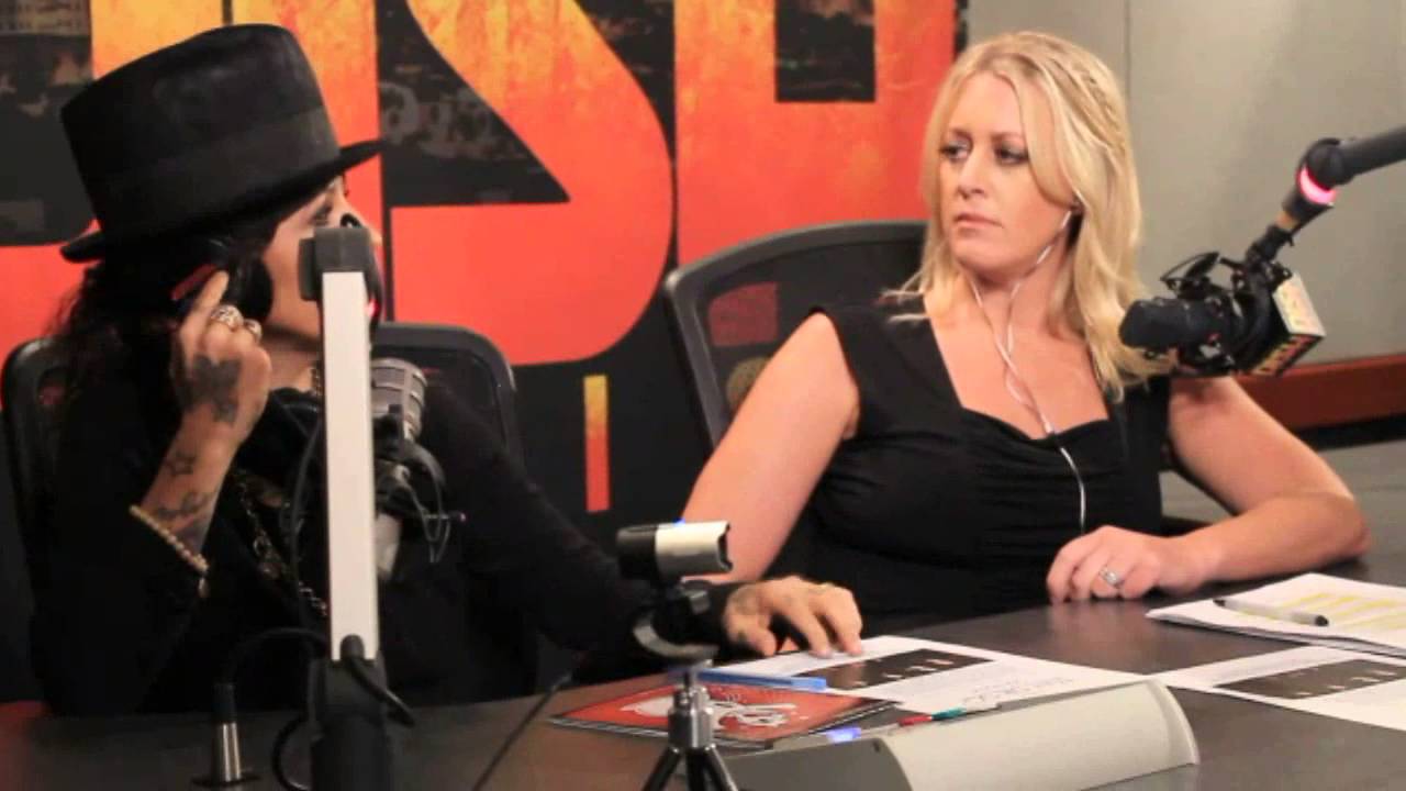 Linda Perry In-Studio with Heidi and Frank! - YouTube
