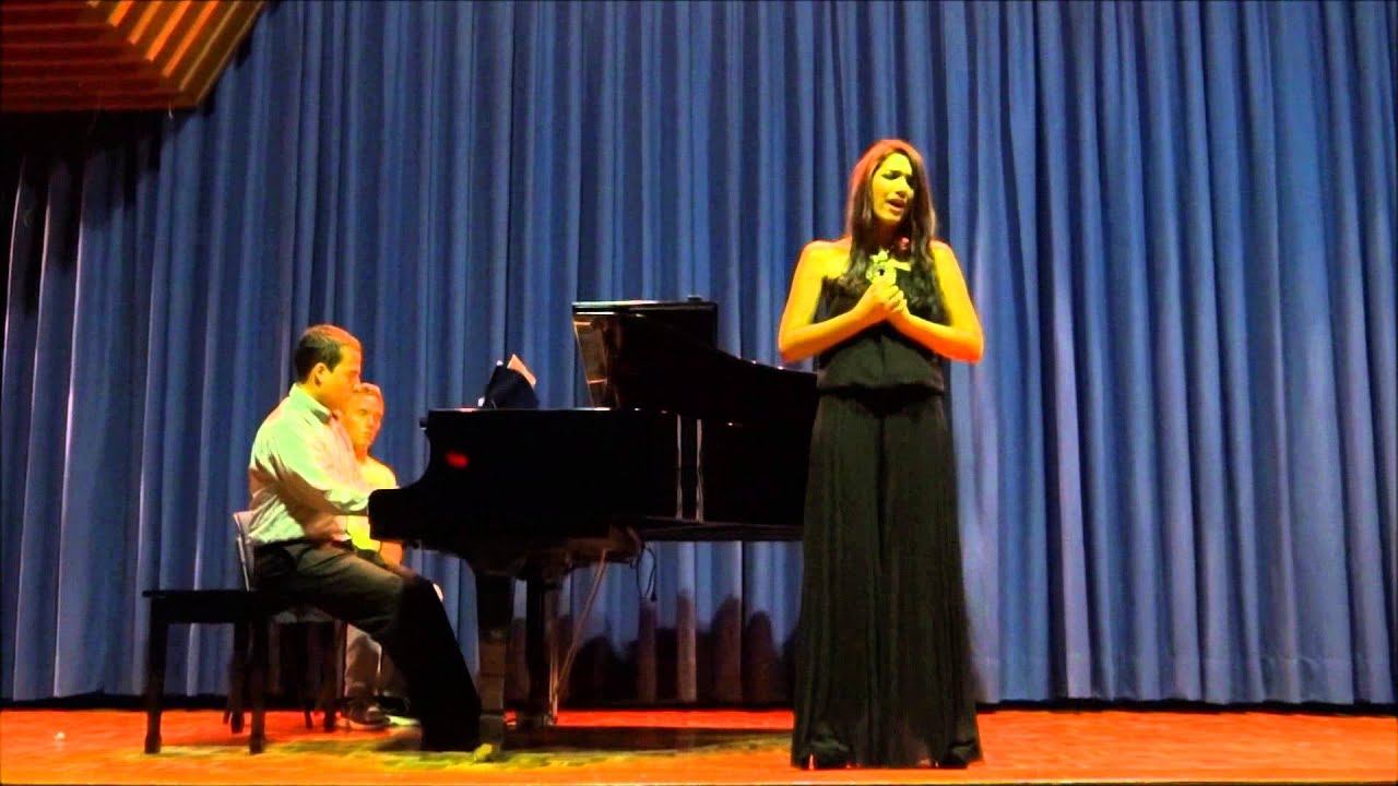 Non mi resta che il pianto ed il dolore - Angie Bula - YouTube