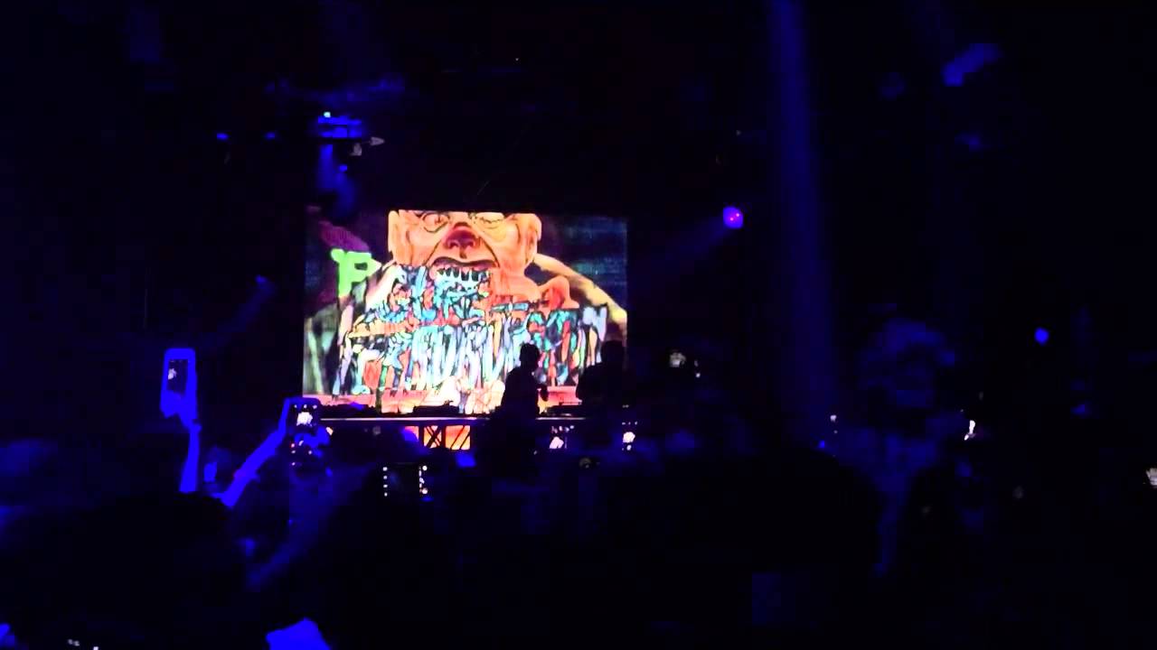 Figure "Terrorvision" - Gravity Tour 10/23/2015 Soundgarden Hall, PA 1 ...