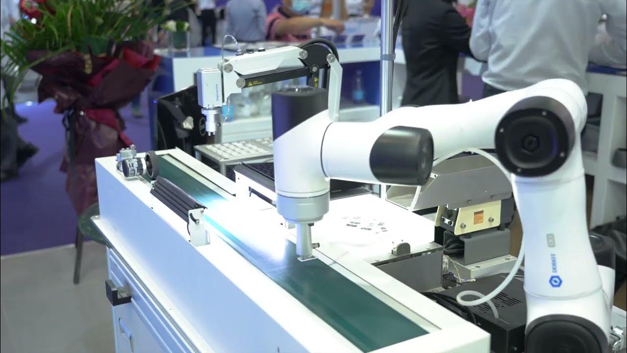 DOBOT CR3 and MG400 Collaborative Robots • SIM Card Feeding - YouTube