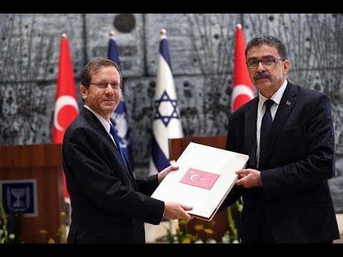 Türkiye Büyükelçisi Sn. Şakir Özkan Torunlar, İsrael Cumhurbaşkanı’na güven mektubunu sundu.