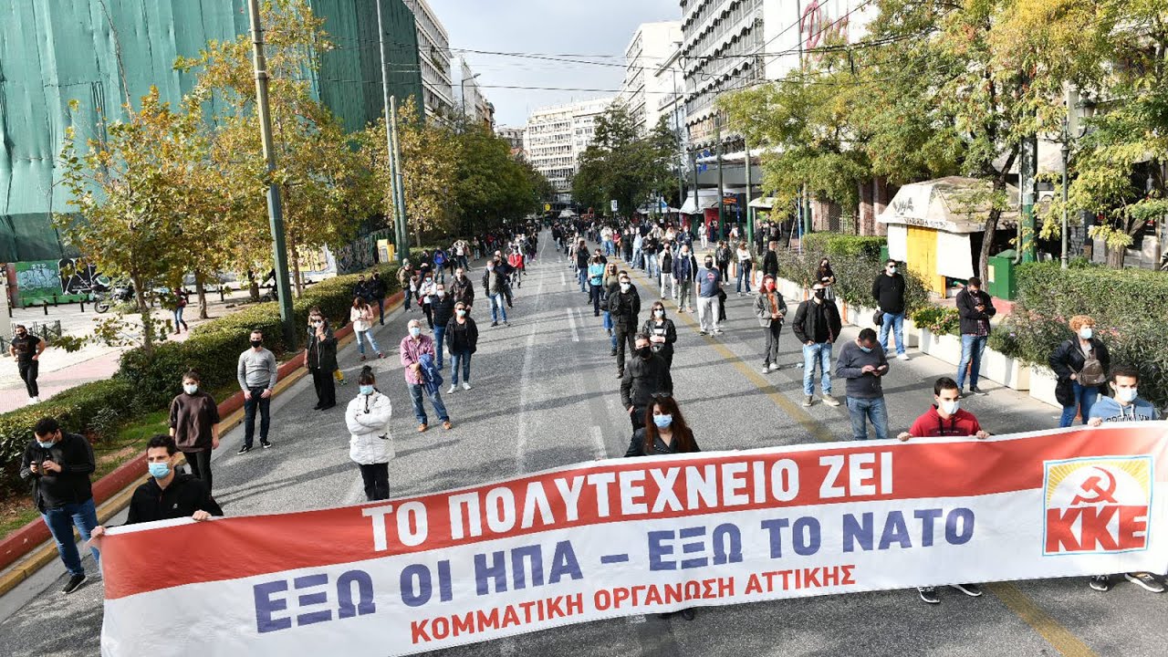 Στιγμιότυπα από τη συγκροτημένη πορεία παρά την προσπάθεια διάλυσης της ...