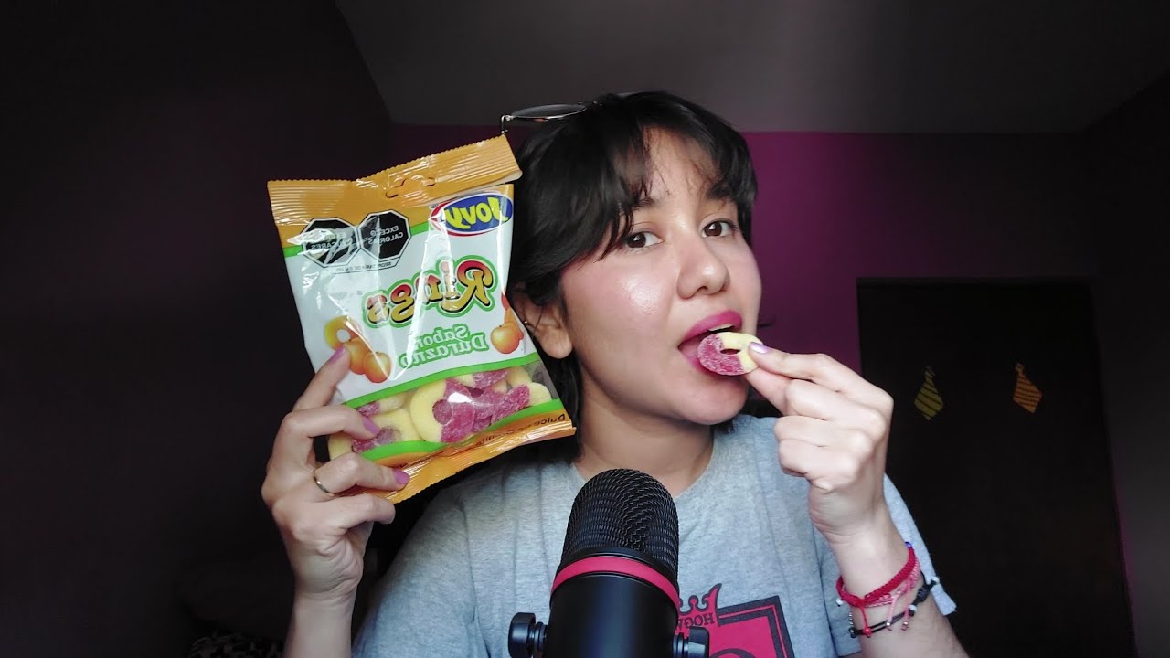 ASMR Comiendo gomitas|Mouth Sounds👄🍑🍬 - YouTube