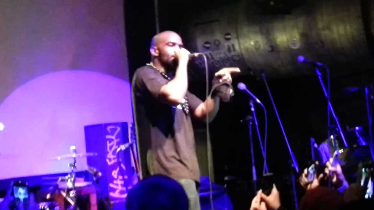 Logic - Begging You (live) - Mystakarta Exclusive - YouTube