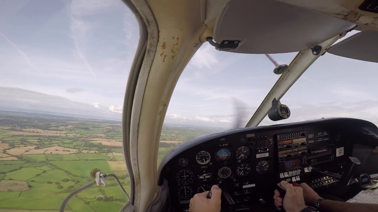 Flying Lesson 3 - Straight and Level - YouTube