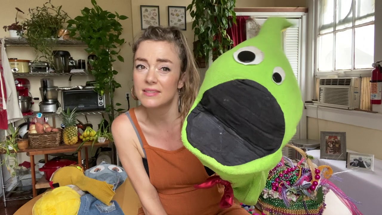 Miss Pratt Makes A Puppet - YouTube