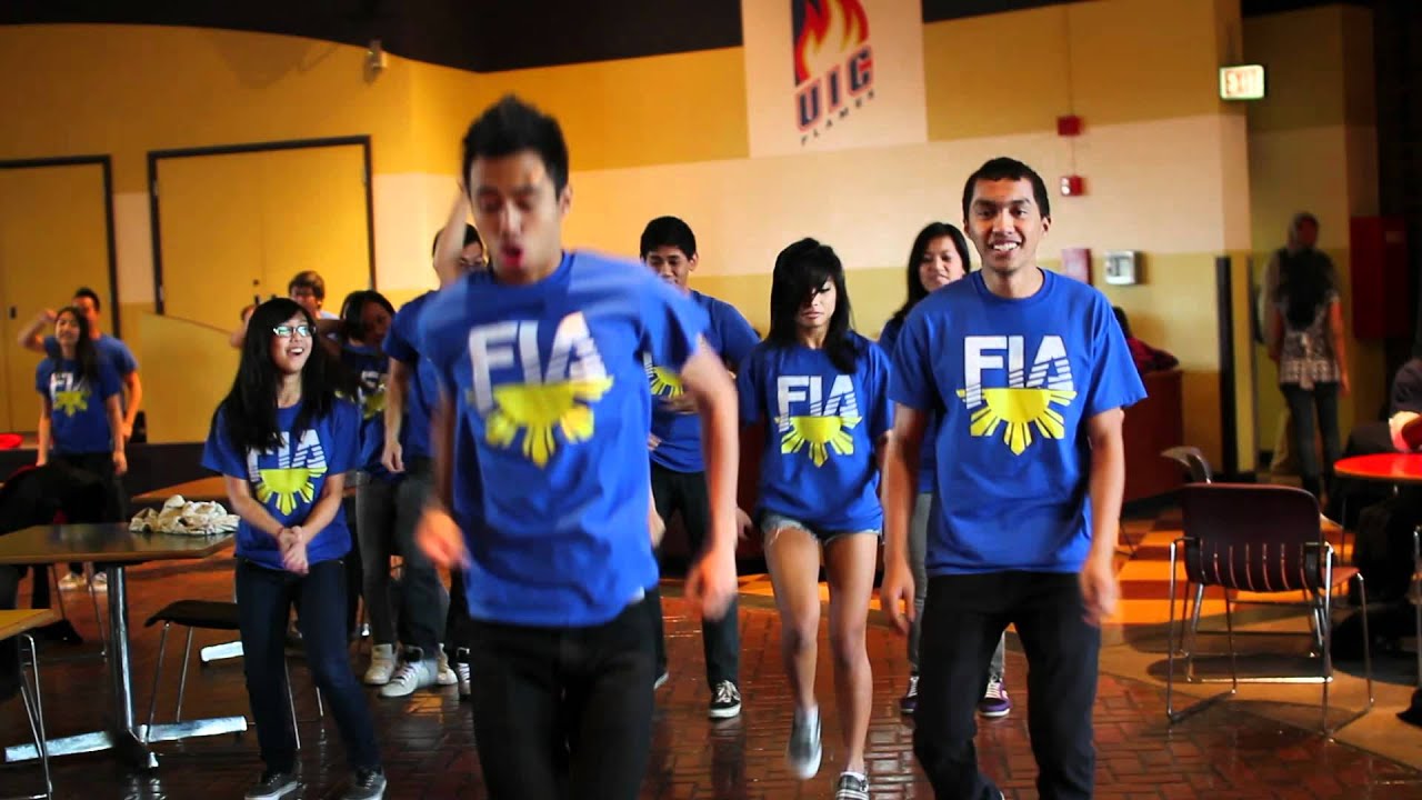 [FIA]* Flashmob 2011 @ Inner Circle UIC - YouTube