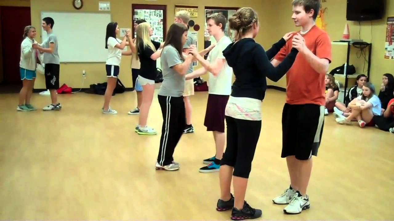 Simple Waltz Easy couples Dance - YouTube