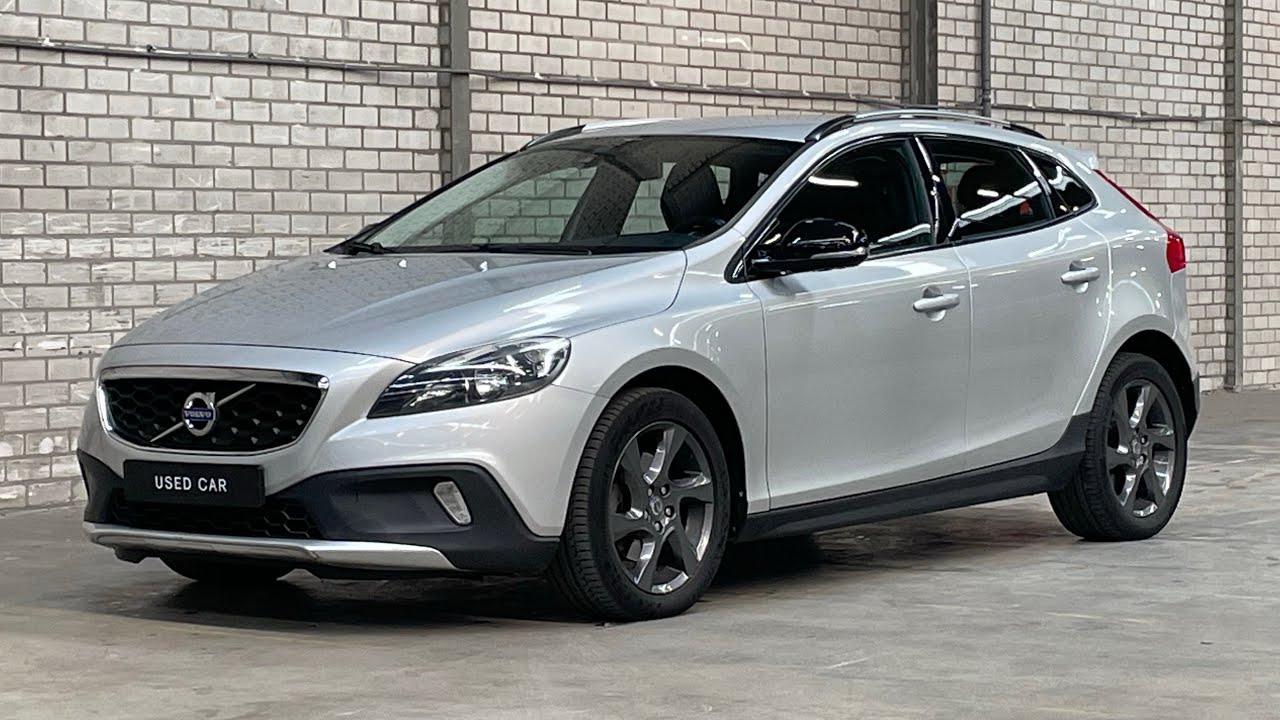 Volvo V40 T4 180PK Cross Country Momentum | Silver metallic - YouTube