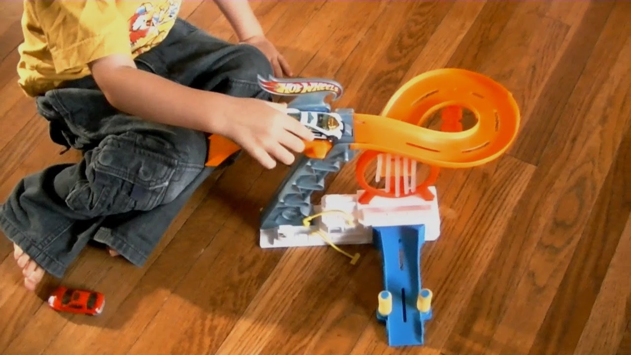 Cool Cars Loop Track HOTWHEELS Sports Cars for kids! - YouTube