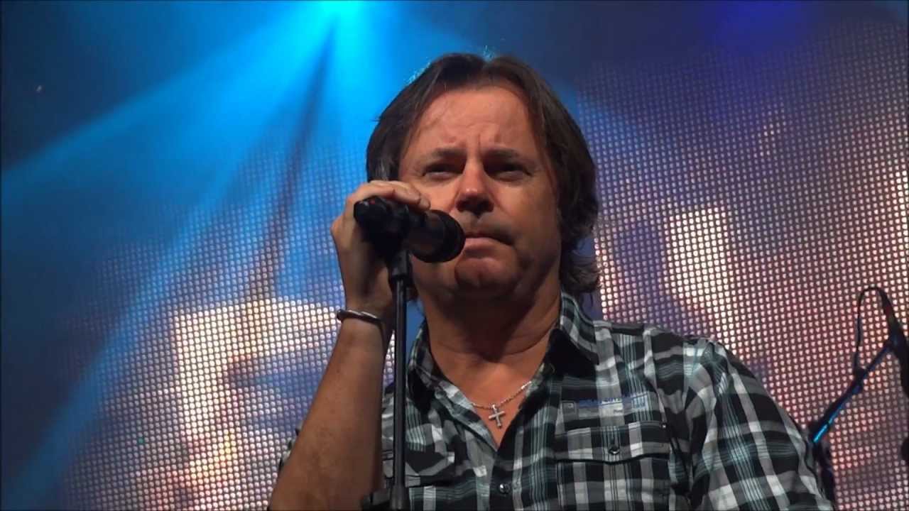 Runrig - Loch Lomond (Stuttgart) - Bruce Guthro - YouTube