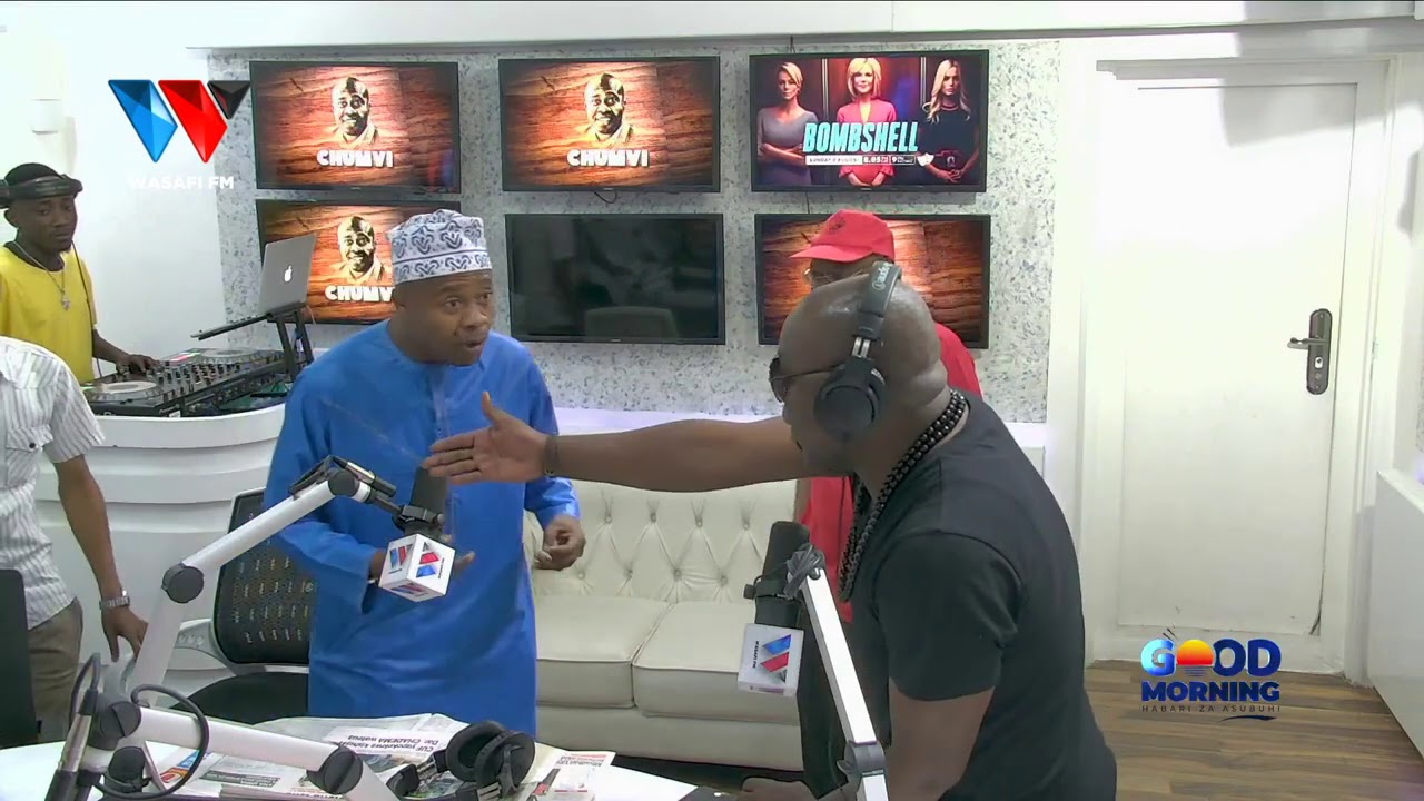 TAZAMA JINSI HASHIMU RUNGWE ALIVYOPOKELEWA WASAFI FM NA CHUMVI NA NDIMU ...