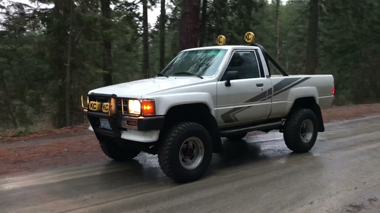 1988 Toyota Hilux Lifted