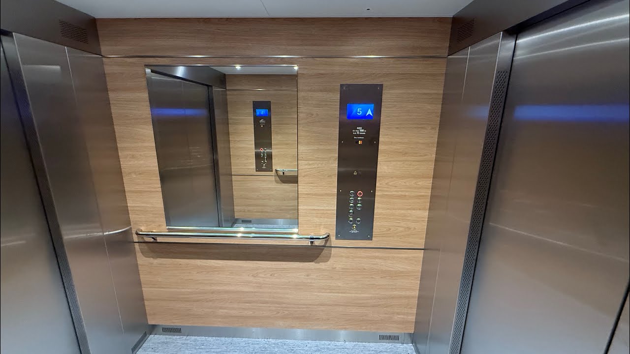 MODERNIZED AGAIN!!! 1971 Kalea (mod.) Traction Elevators @ Åhléns ...