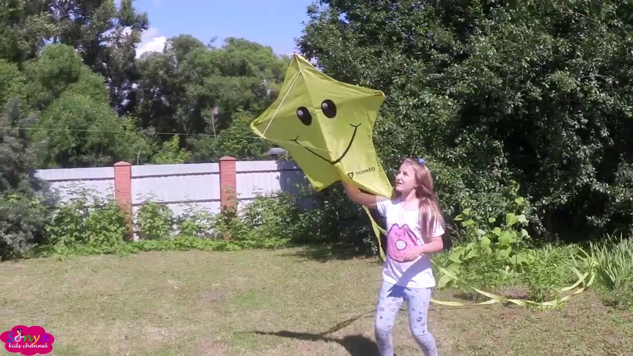 Как запустить воздушного змея Огромный воздушный змей Игры на улице для ...