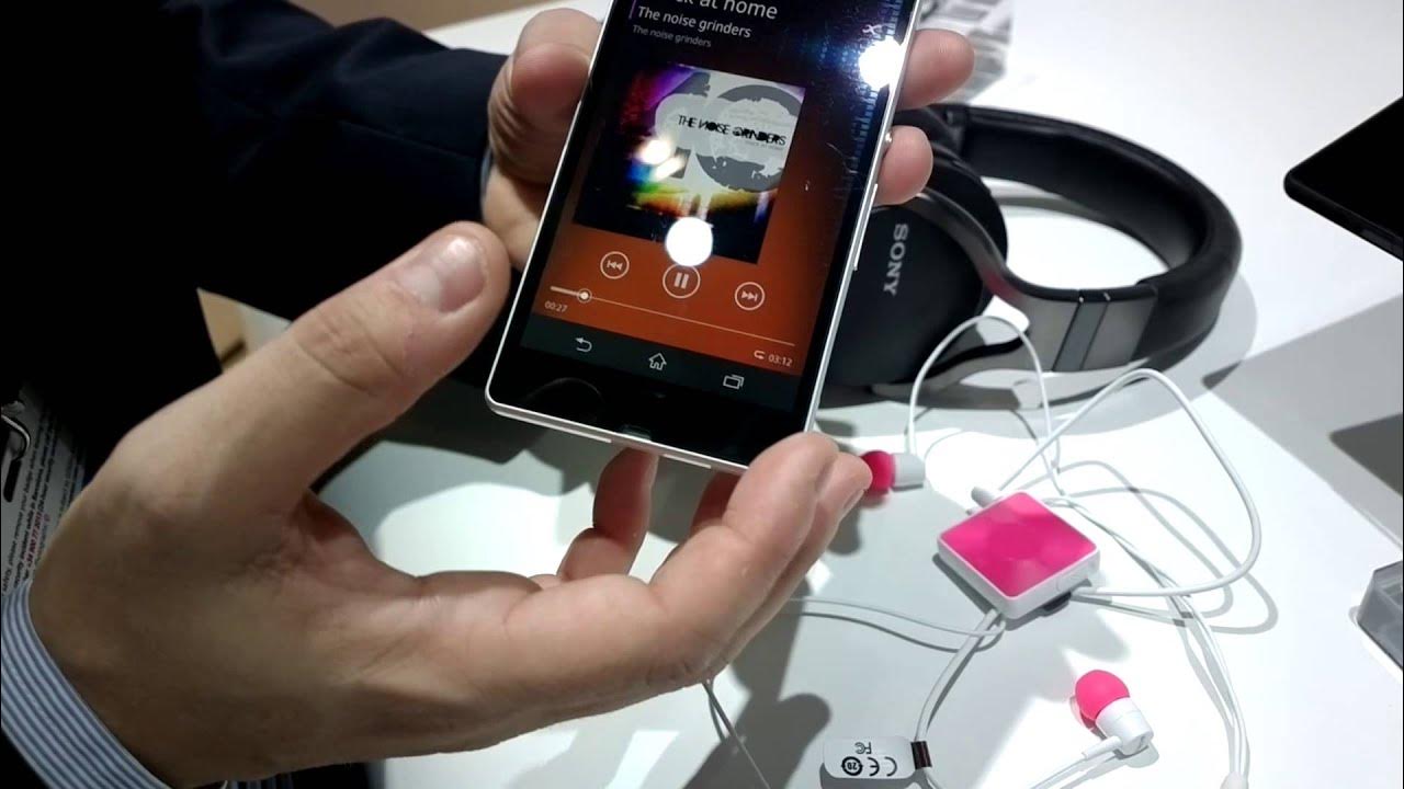 ¿Cómo funciona NFC? Demo con Sony Xperia Z - YouTube