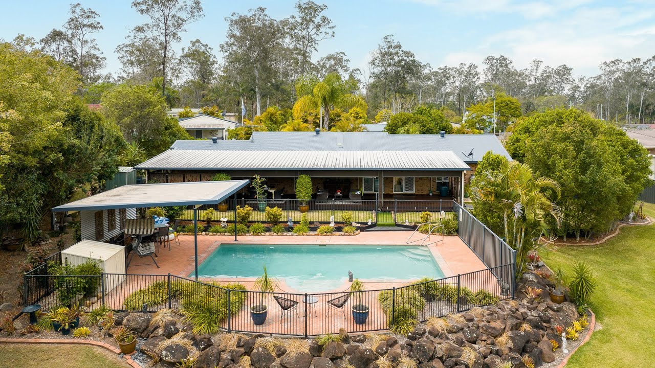 37 Richmond Court, Munruben | House Tour | Chris Gilmour - YouTube