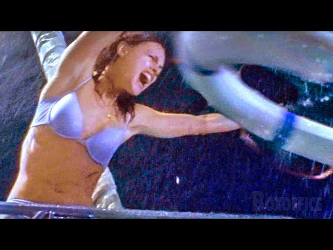 Adrift in the middle of the ocean | Open Water 2: Adrift | CLIP