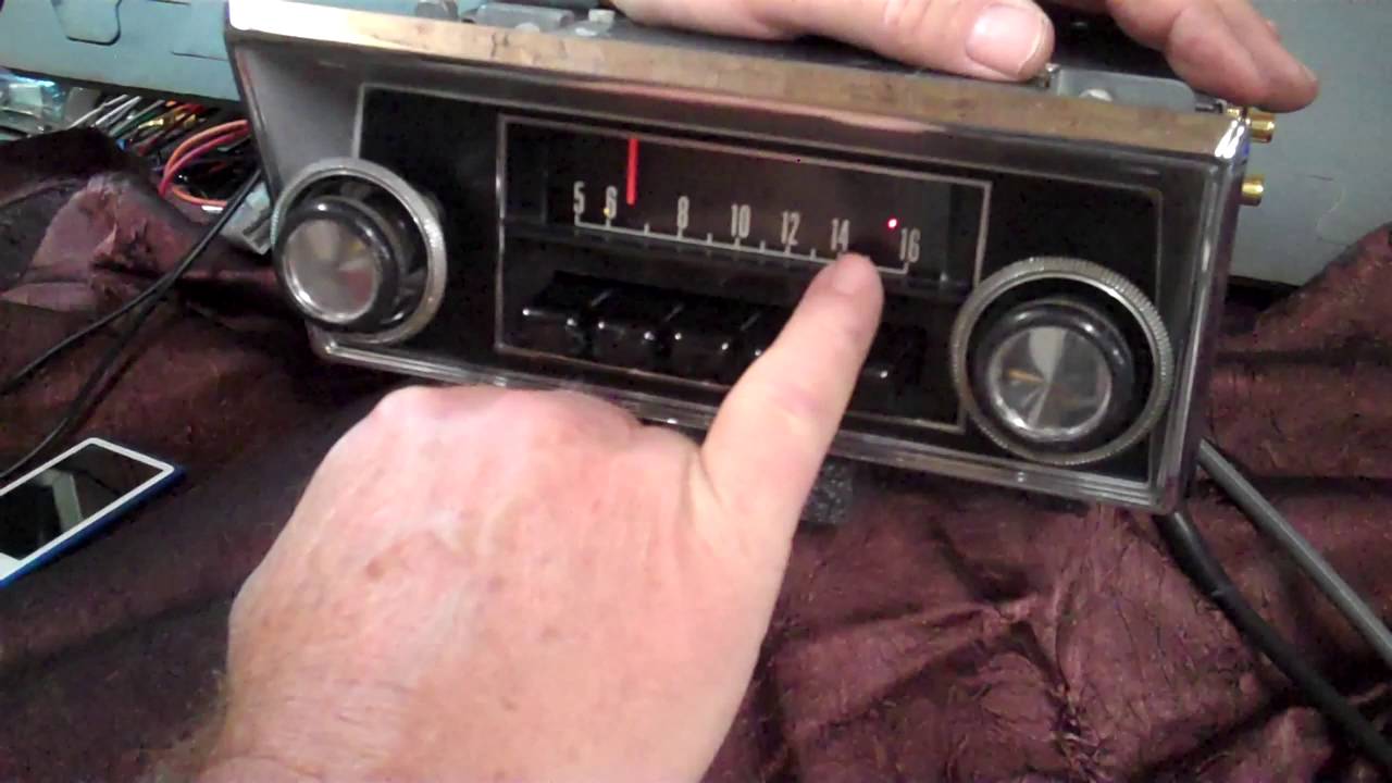 1968-72 Ford F100 original AM radio - YouTube
