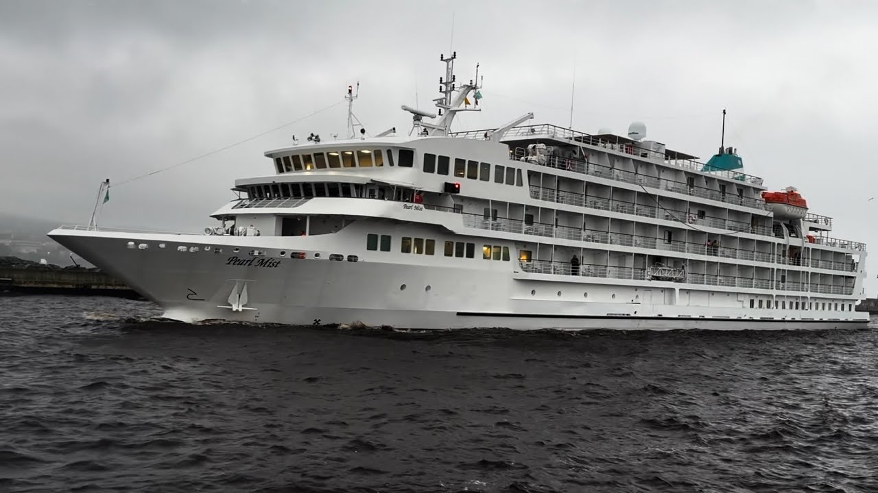 Pearl Mist Cruise Ship’s First Visit to a Soaking Wet Duluth! (And ...