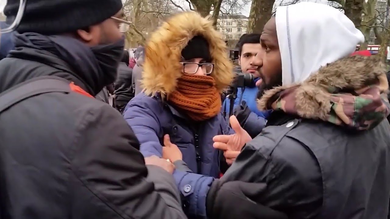 SUNNI REVERT ABDULLAH VS SHIA ISA | SPEAKERS CORNER - YouTube
