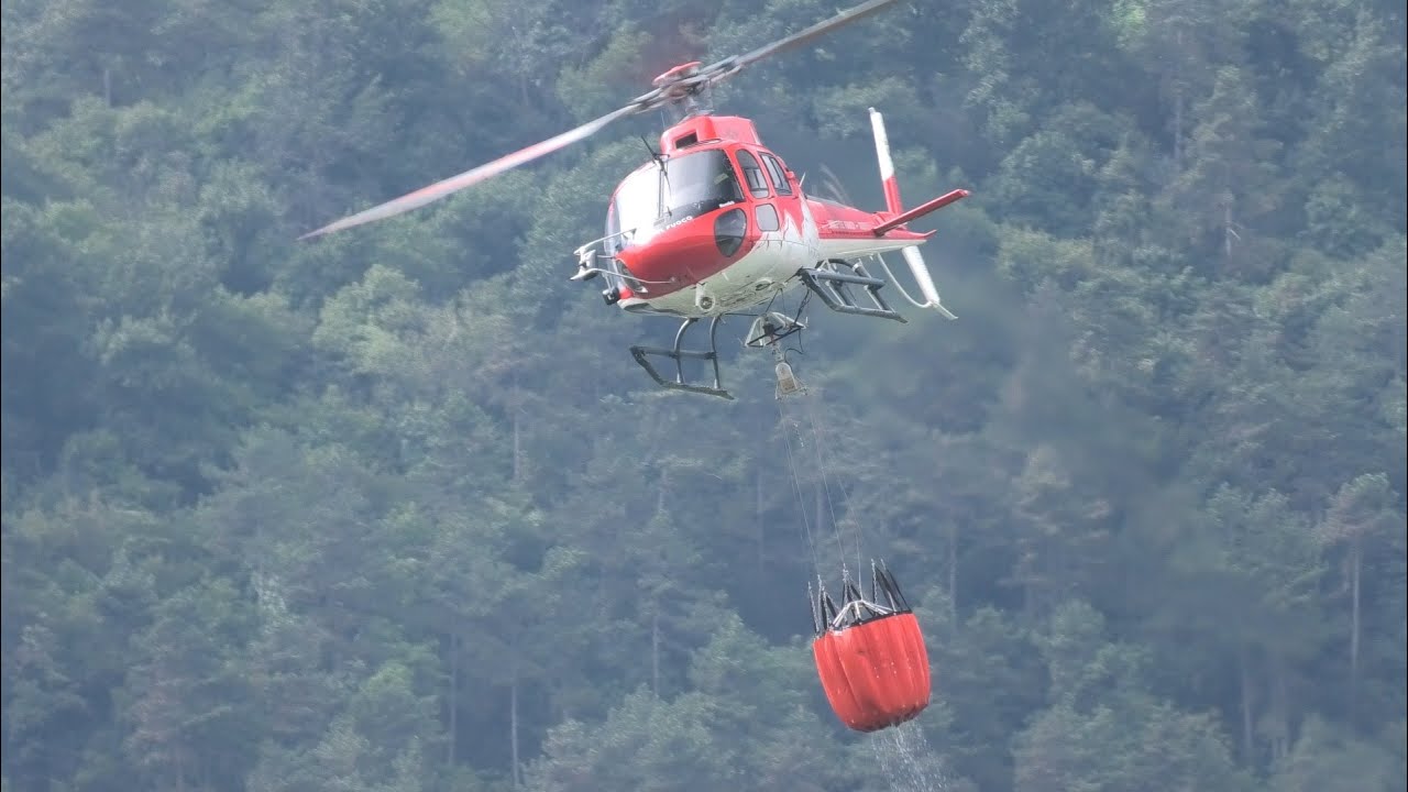 AIRBUS H125 FIREFIGHTING DEMONSTRATION - YouTube