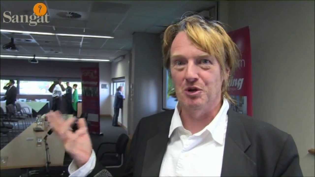 Prof. Stephen Law: A Liberal's Rejection of Moral Relativism - YouTube