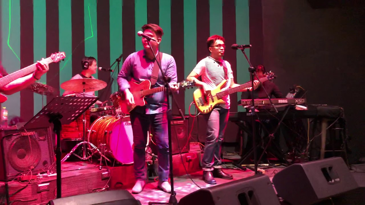 Side A live (Rosanna) - YouTube