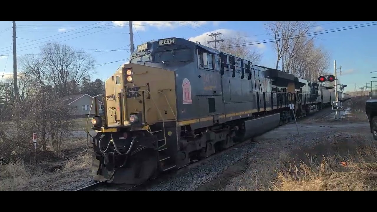 CSX 3415 & CSX 5220 Southbound Bridgeport - YouTube