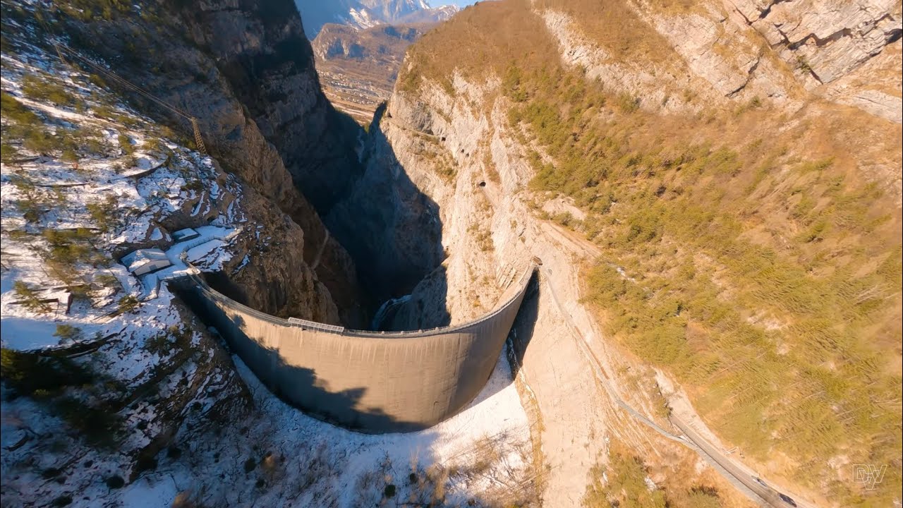 Diga del Vajont - Frana del Monte Toc - YouTube