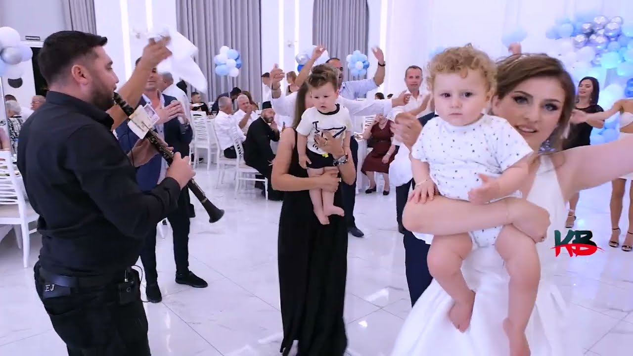 Kolazh me Kenge Popullore Live 2022 / Altin Ranxha, Familja Muca ...