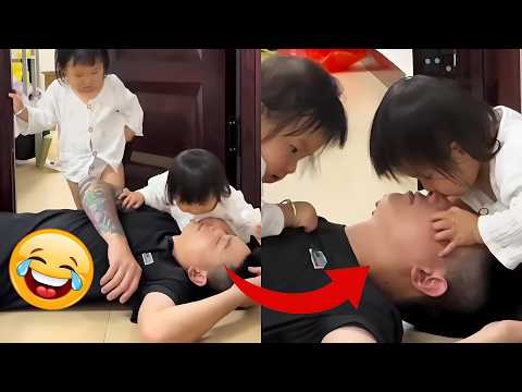 Dad pretends to faint, and his twin daughters do this【Twins Dad】 【Twins Dad】#baby #dad  #cutebaby