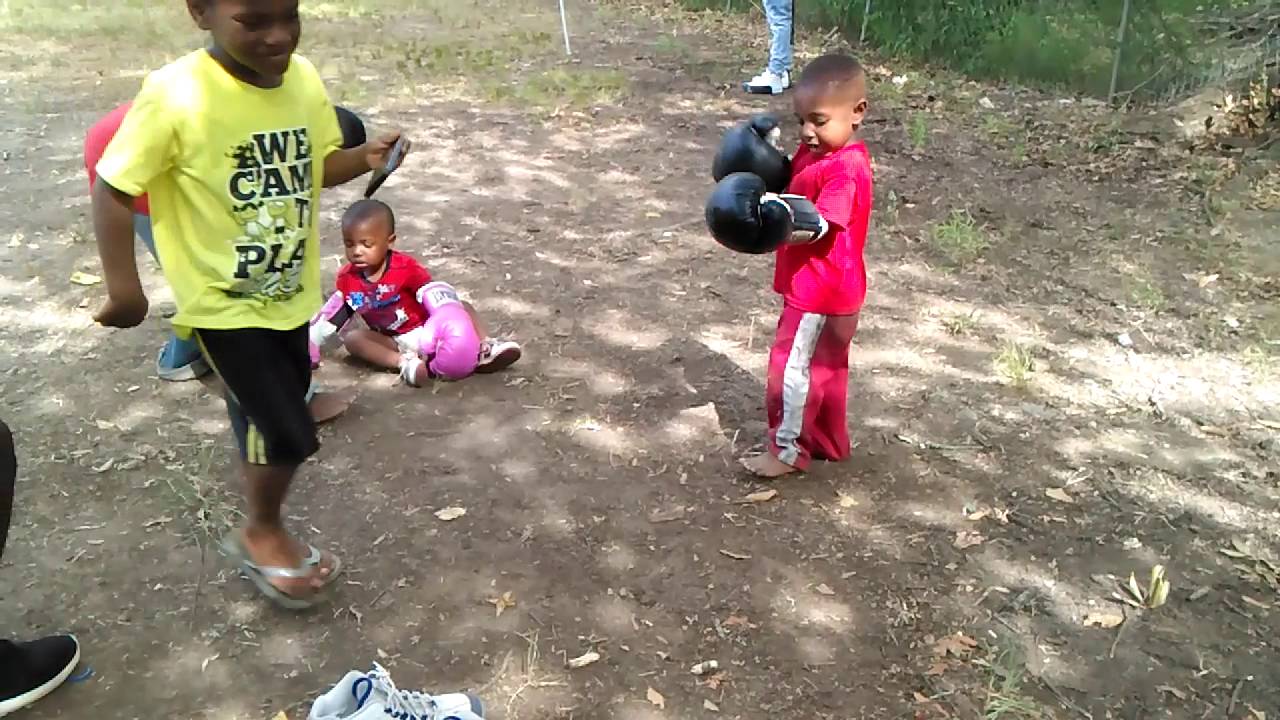 Baby boxing - YouTube