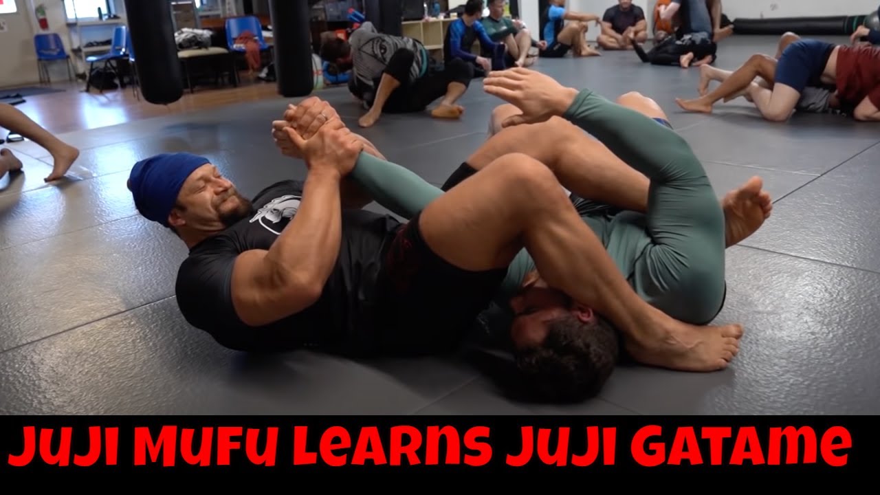Jujimufu Learns Juji Gatame. Juji gets a quick Jiu Jitsu Armbar Lesson ...