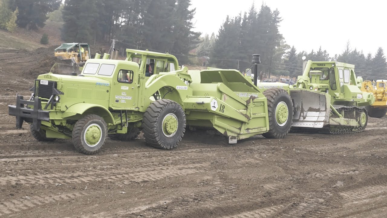 Detroit Powered Terex 82-50 Dozer pushing a Euclid 16TDT Scraper - YouTube