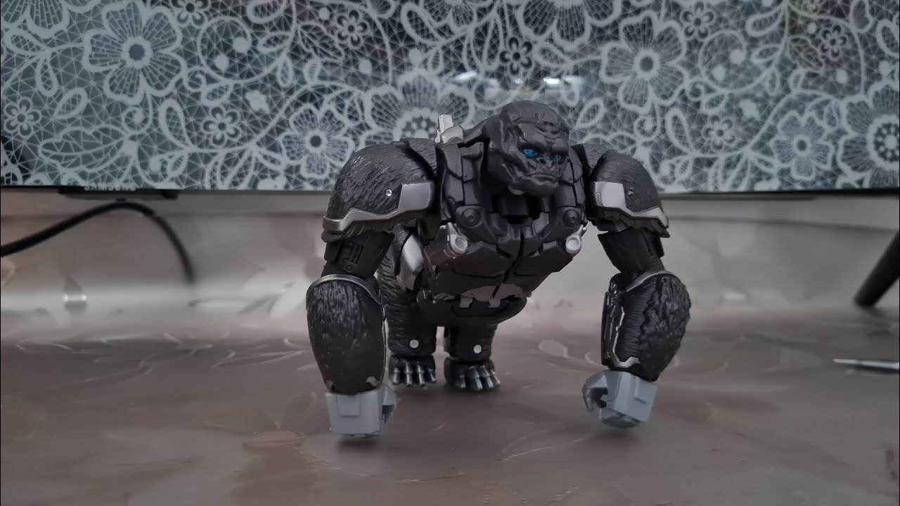 transformers rotb (rise of the beasts) optimus primal transforms ...