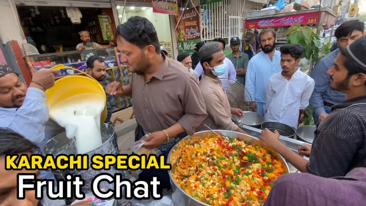 Dilpasand Ancholi Famous Fruit Chaat Making Factory Cutting Skills of ...