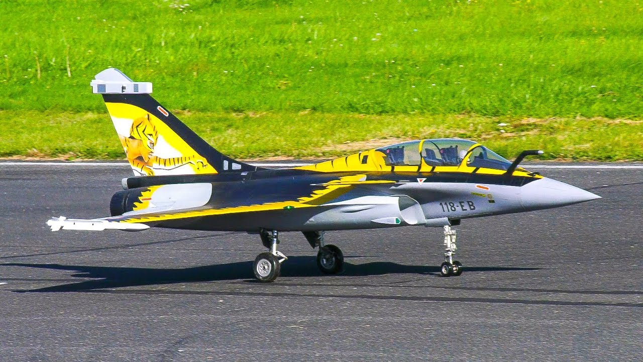 RC SCALE MODEL JET DASSAULT RAFALE IN DEMO FLIGHT!! *RC MODEL AIRPLANE ...